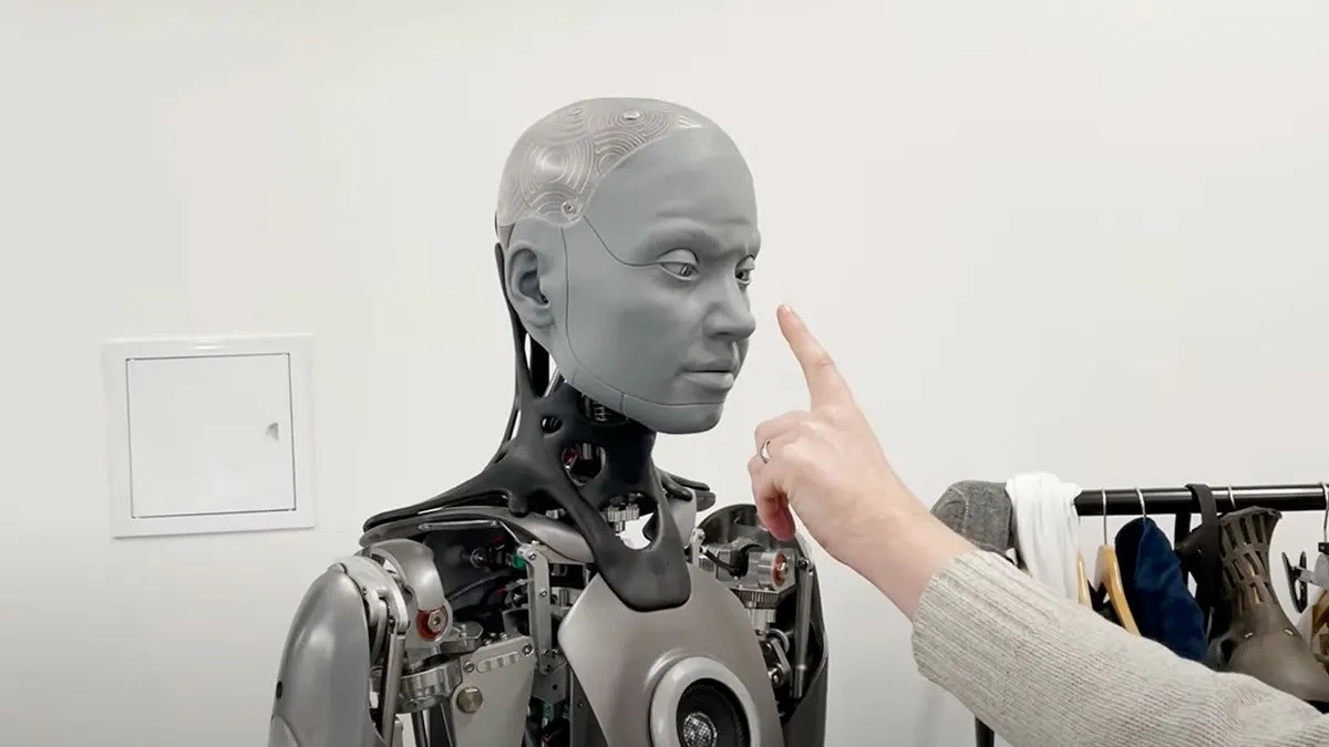Dünyanın en gelişmiş insansı robotu Ameca’ya ChatGPT eklendi | DonanımHaber