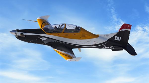Yerli askeri eğitim uçağı Hürkuş-B ilk uçuşunu bugün yaptı [Video ...