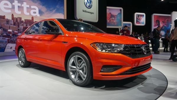 2019 Volkswagen Jetta, Amerika'da 19 bin 395 dolardan satışa çıkıyor ...